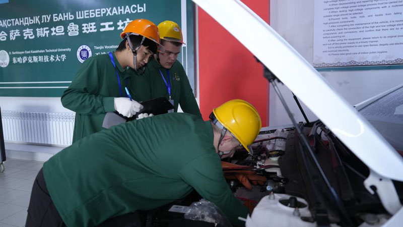 相知无远近——习近平主席促进中外人民友好的故事 - 中华人民共和国教育部政府门户网站